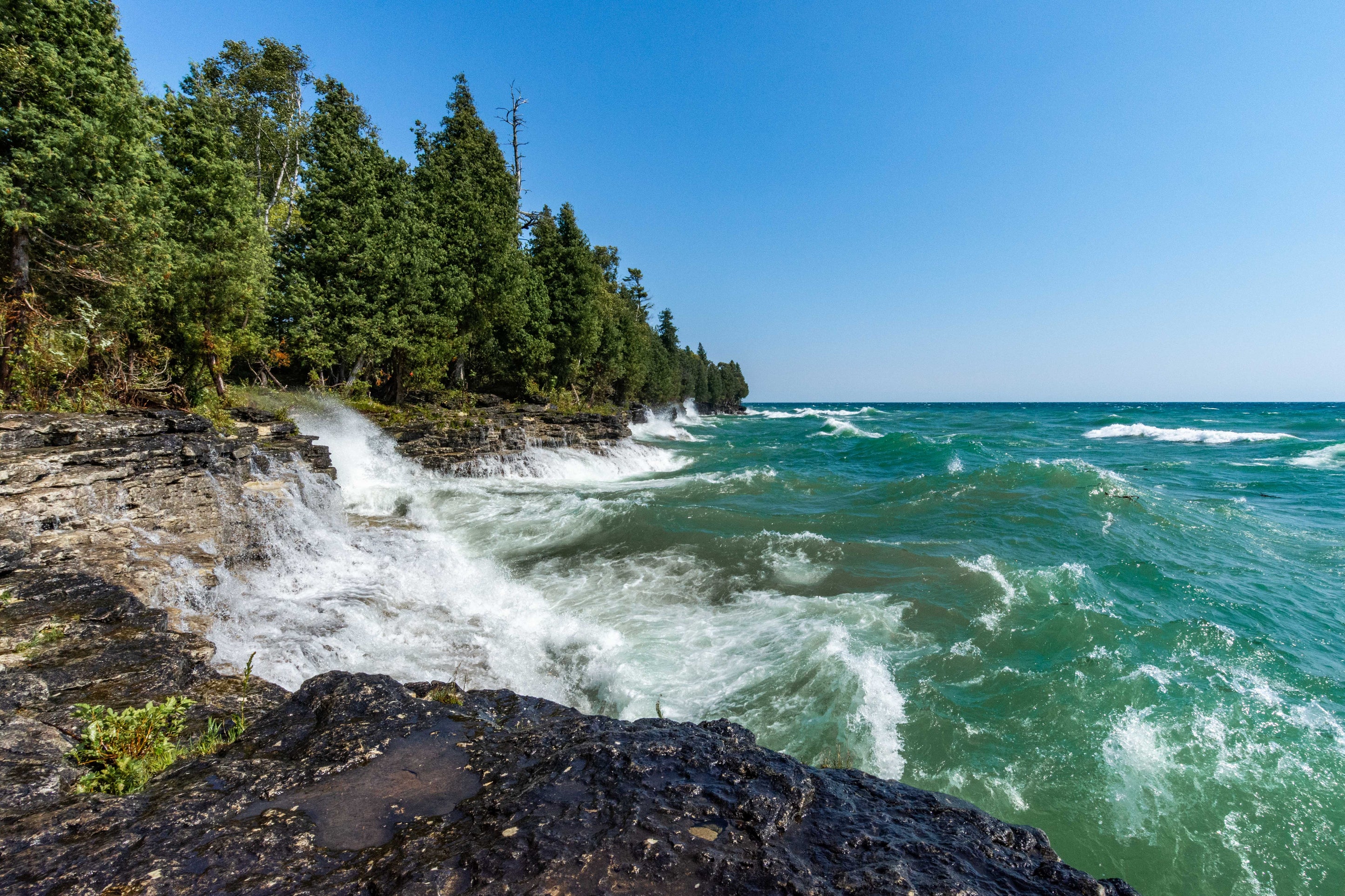Cave Point Waves – DoorCo Photo